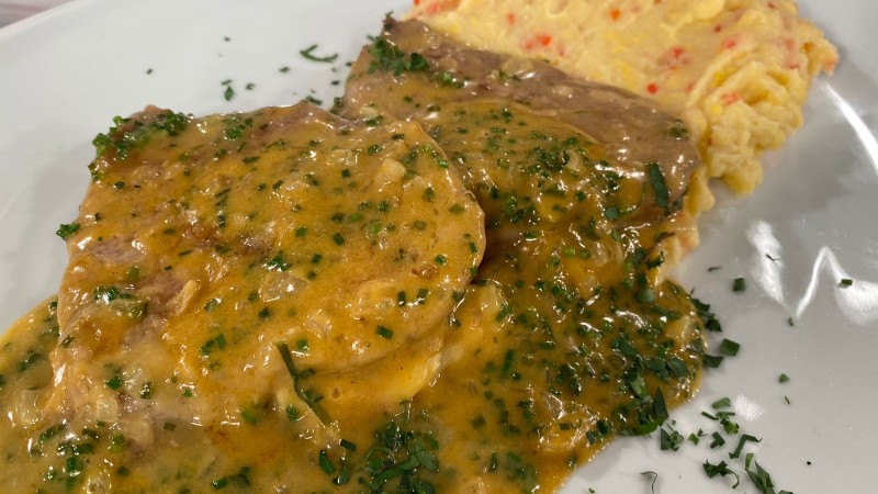Escalopes de peceto con salsa de mostaza | Canal 9