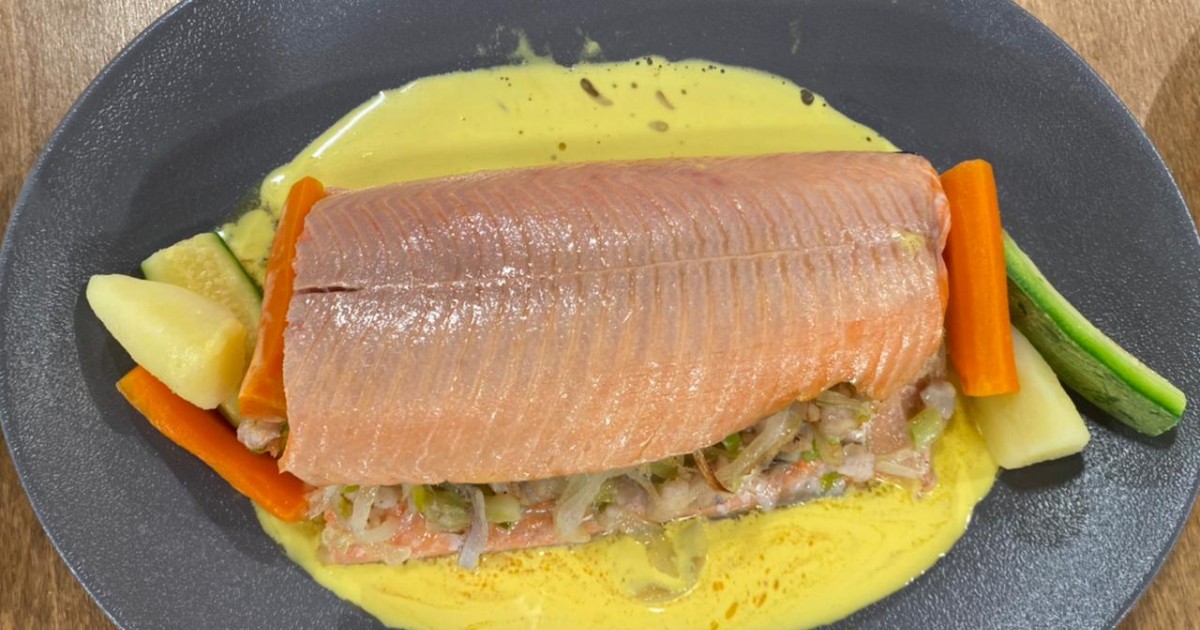 Trucha rellena, vegetales y crema de azafrán | Canal 9