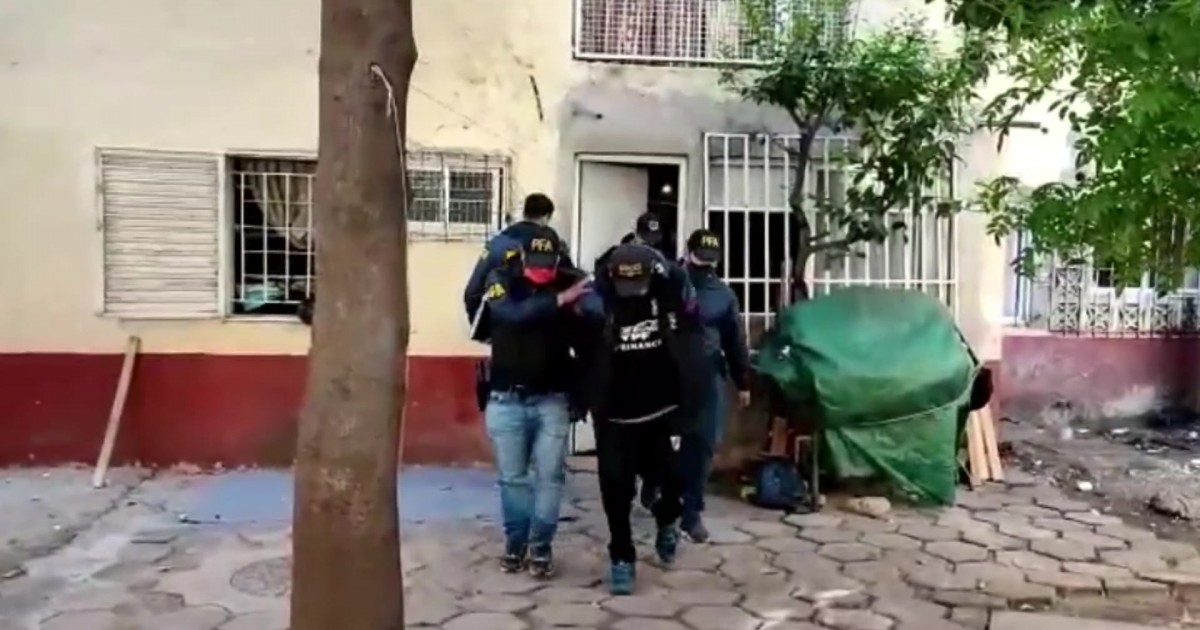 Fuerte Apache: Detuvieron a un miembro de una organización que falsificaba etiquetas | Canal 9