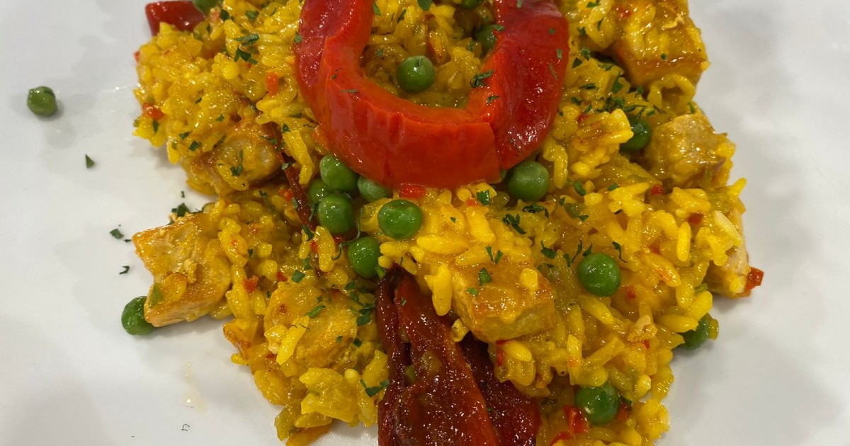 Paella de pollo y cerdo | Canal 9