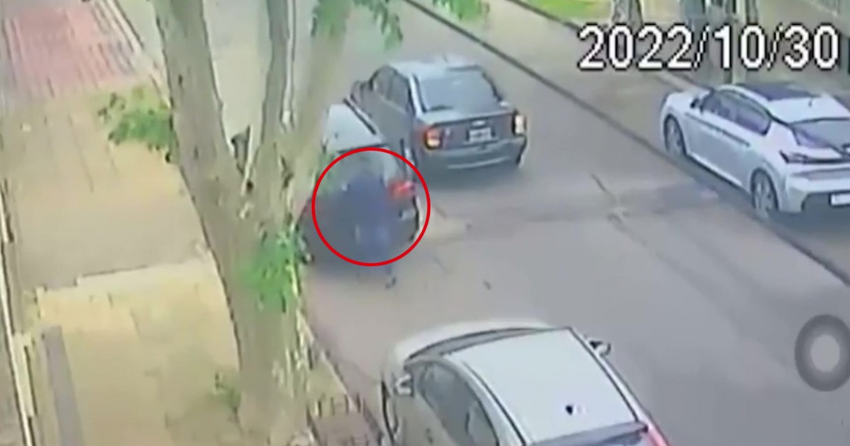 Los "robapatentes" en acción: así actúan los delincuentes en Bernal ...