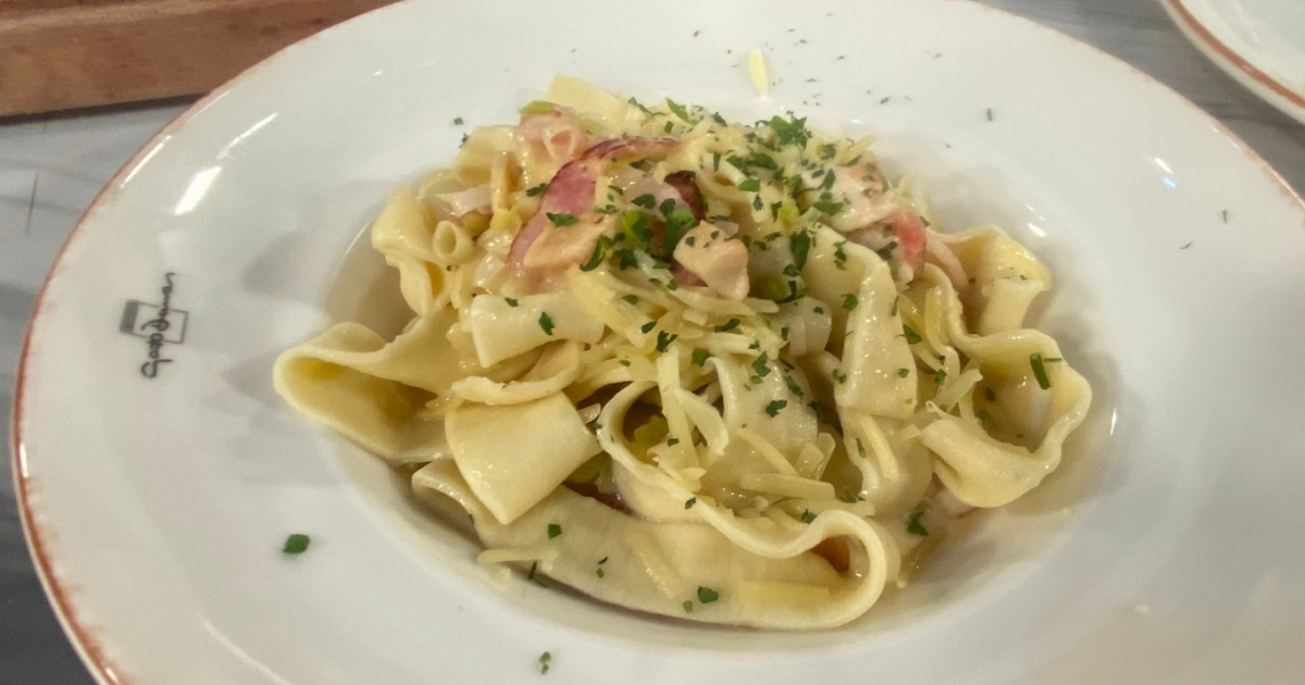 Fideos caseros con salsa bolognesa y de pollo | Canal 9