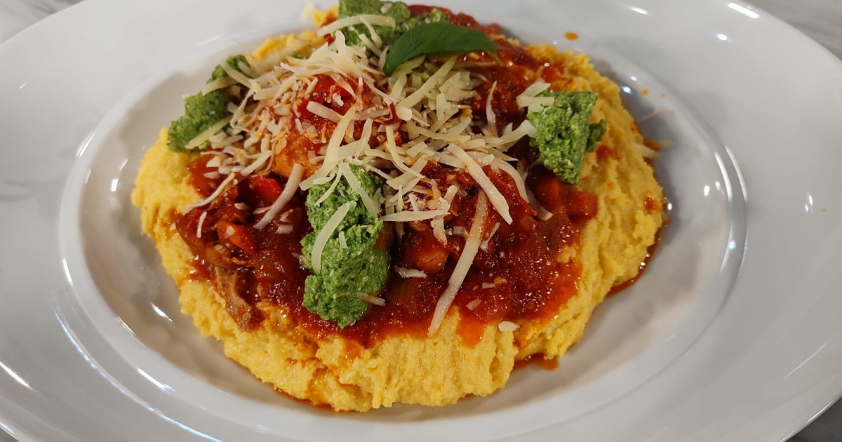 Estofado de pollo con polenta | Canal 9