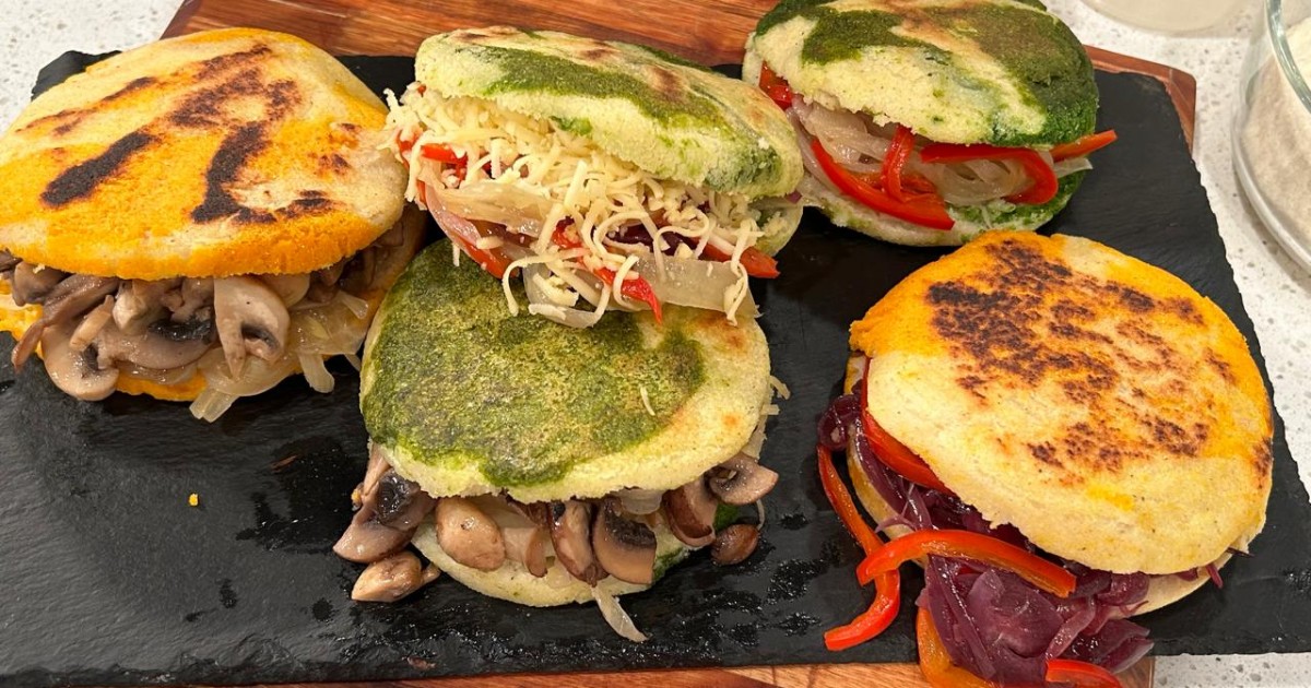 Increíbles arepas de colores rellenas de verdura! | Canal 9