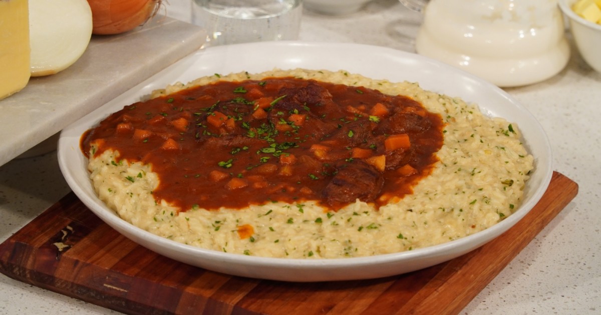 Tortuguita guisada al vino tinto con cremoso de arroz y parmesano | Canal 9