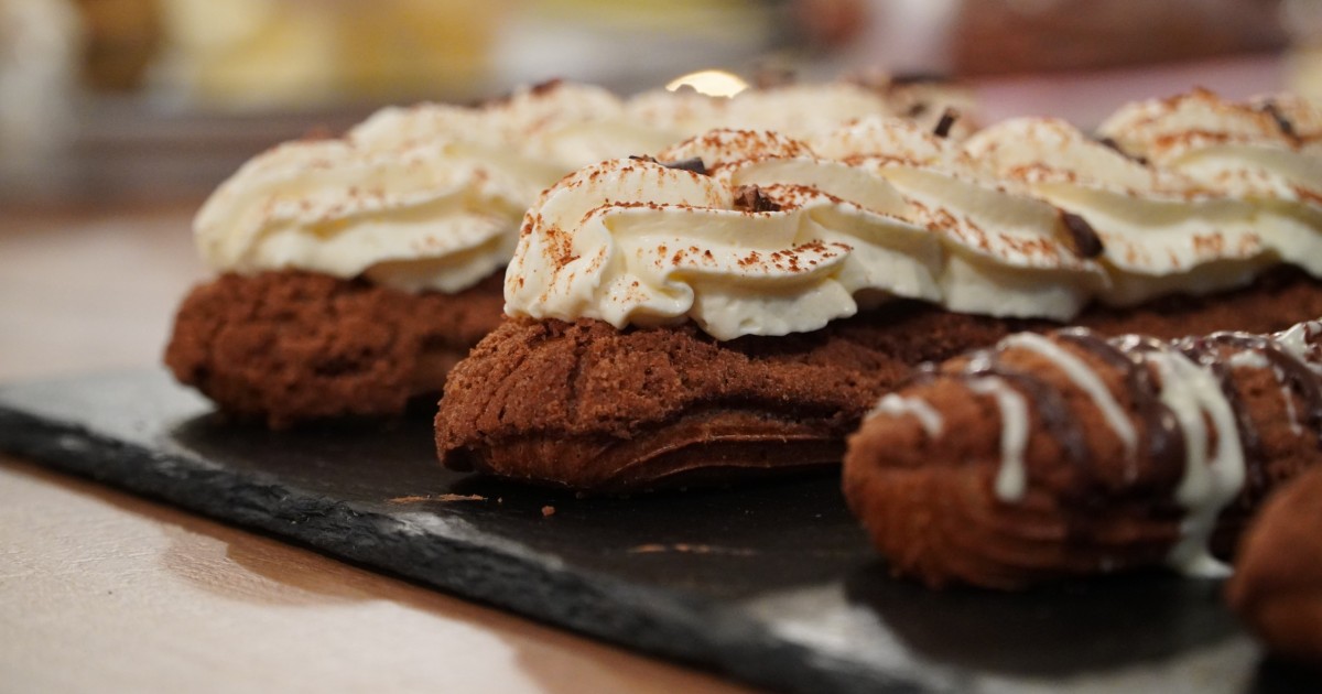 Riquísimo éclair de chocolate y café | Canal 9