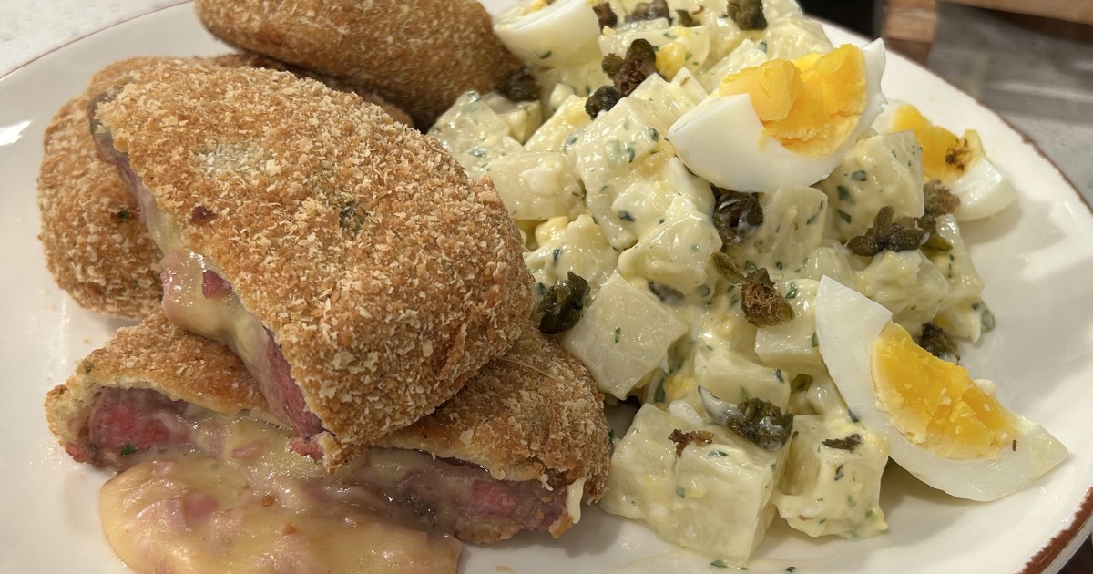 Milanesa de peceto rellena con ensalada de papá y huevo | Canal 9