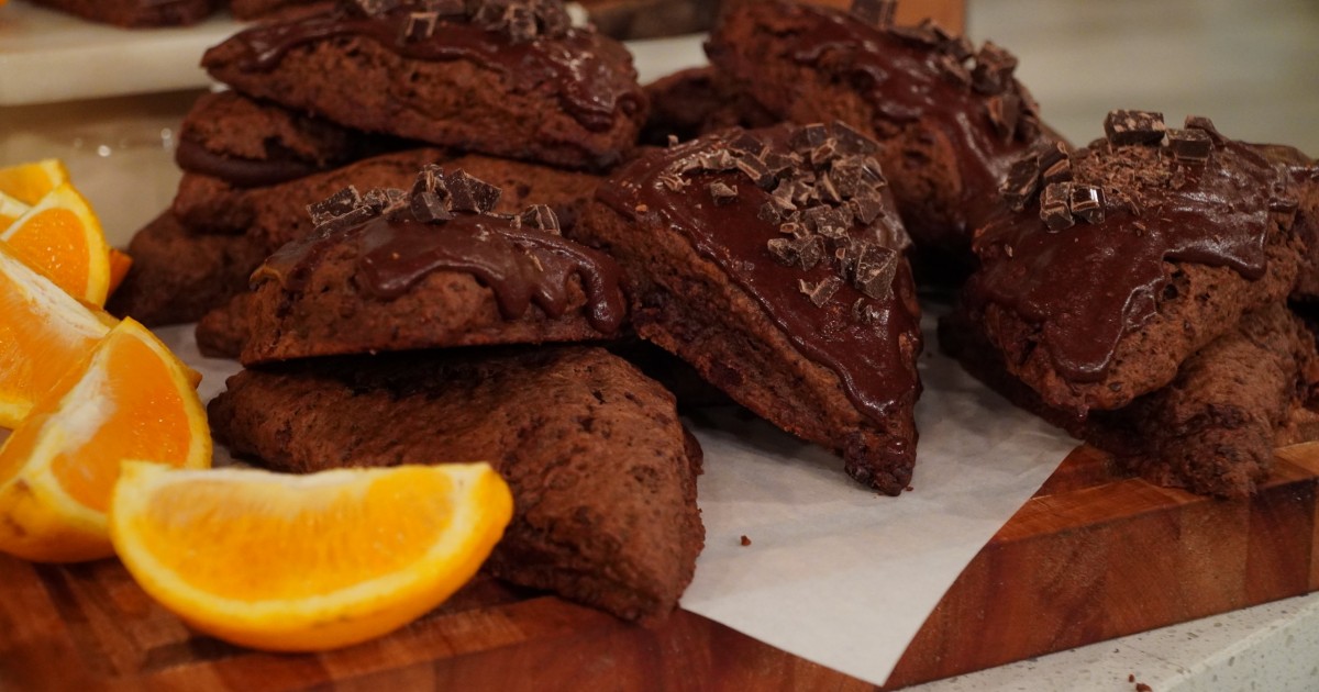 Riquísimos scons de chocolate y naranja | Canal 9