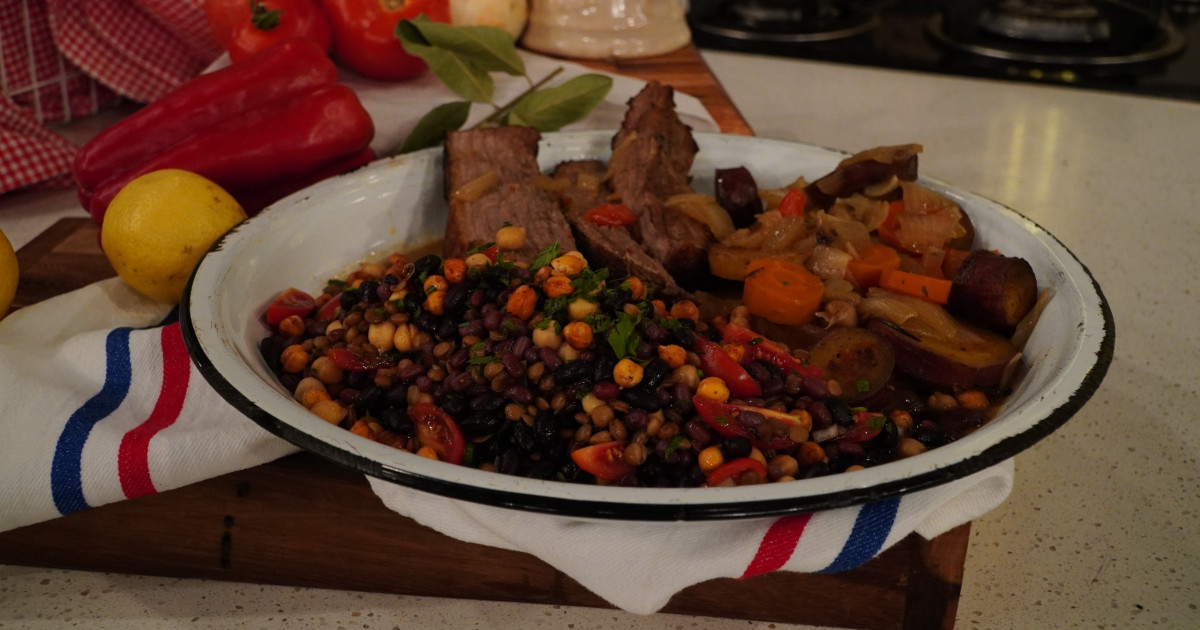 Tapa de asado al horno con ensalada de legumbres | Canal 9